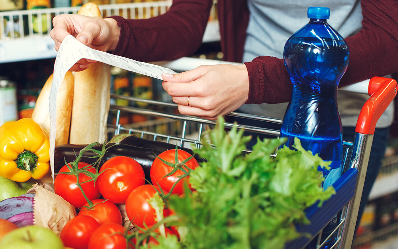 9 Tips for Eating Healthy on a Budget | The Rhode Ahead